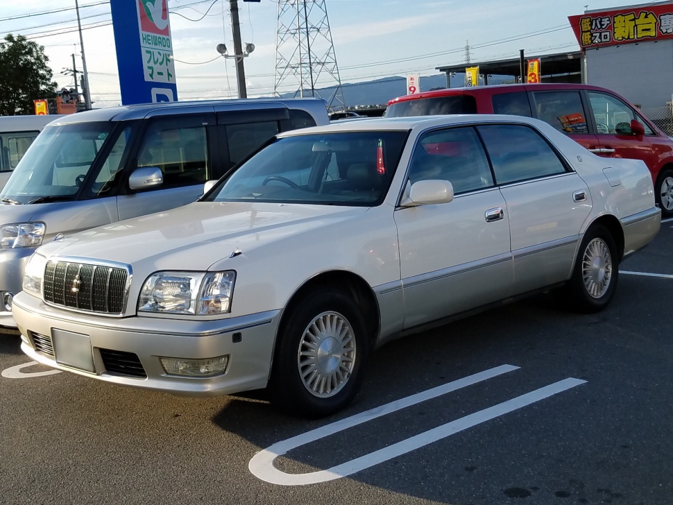 Toyota Crown Majesta technical specifications and fuel economy